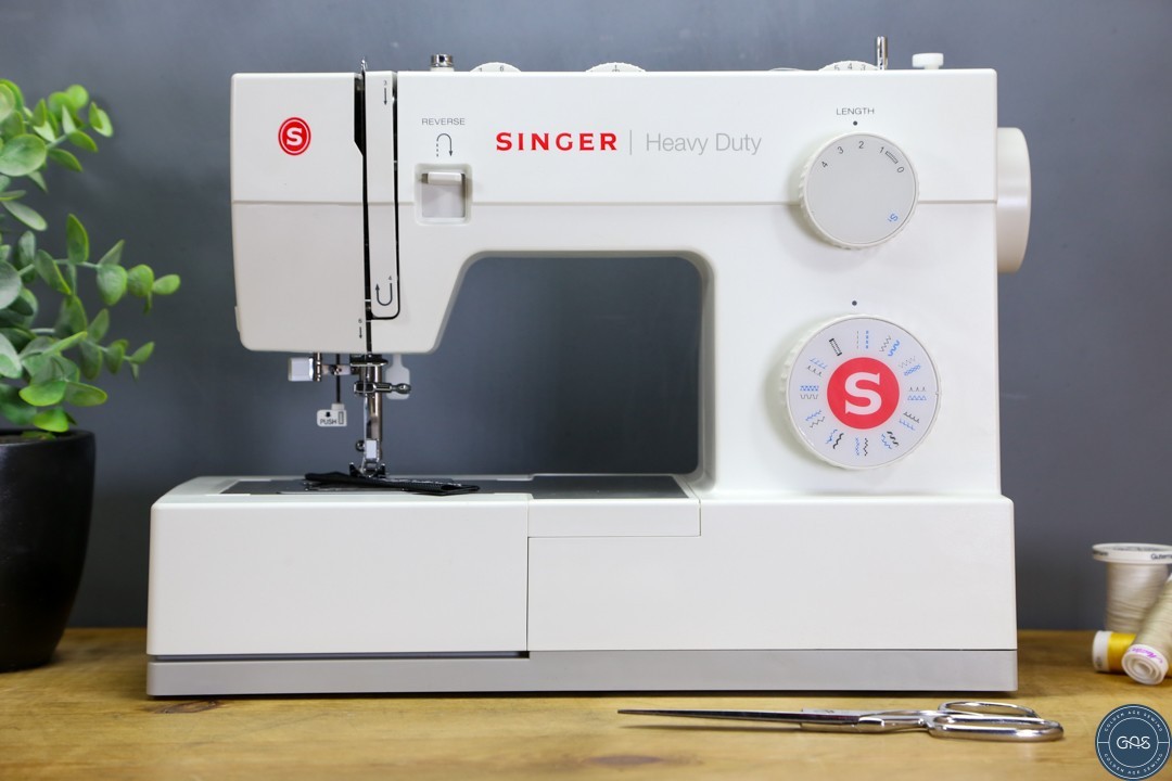 Singer Heavy Duty 5523 Sewing Machine + Extra Feet + Walking Foot ...
